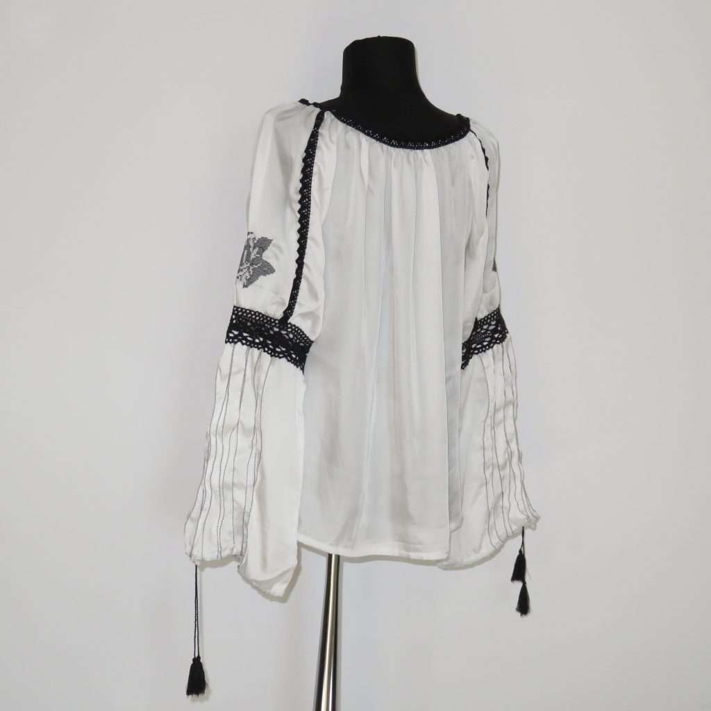 Ie romaneasca stilizata dama, matase de calitate superioara, brodata cu ...