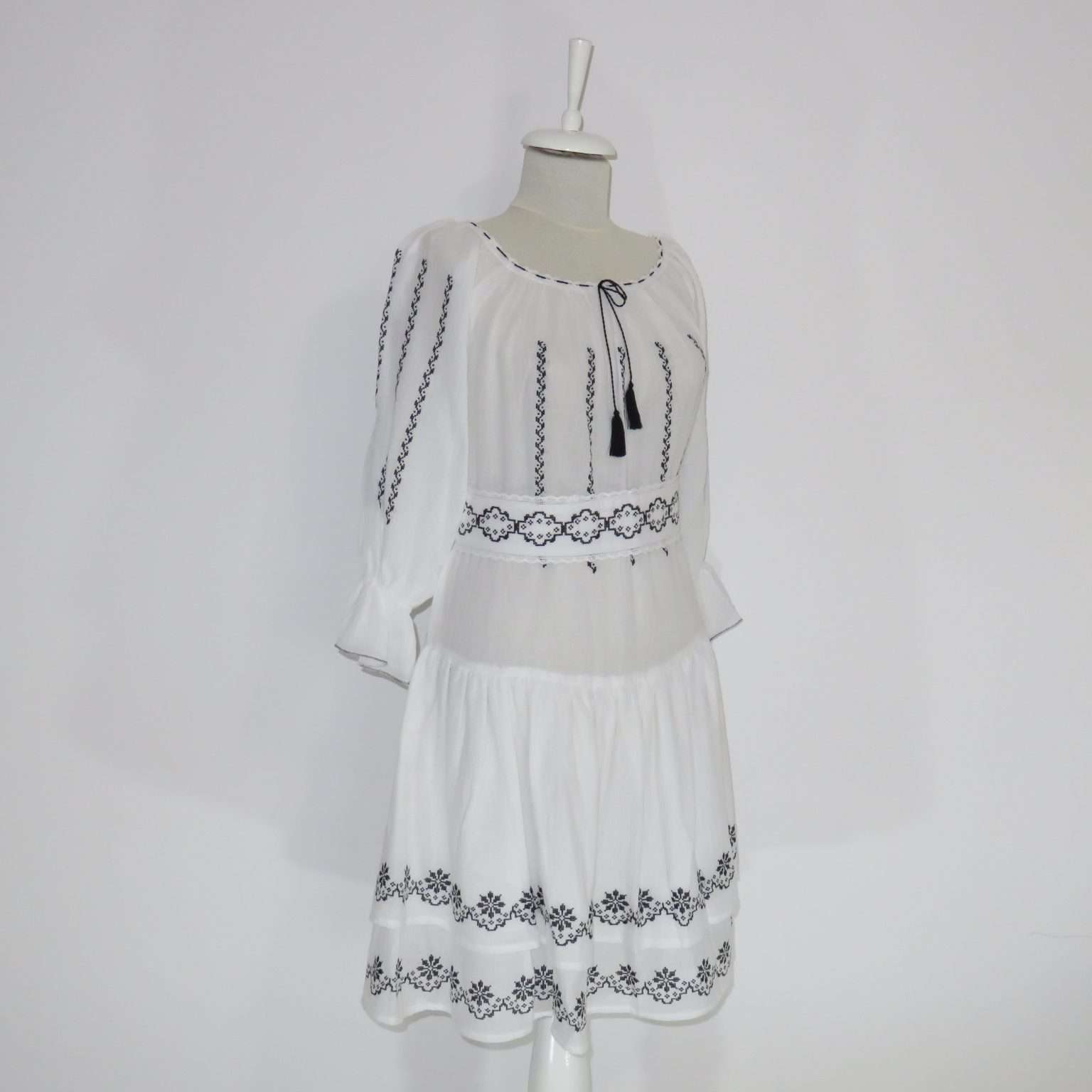 Rochie dama, bumbac 100% de calitate superioara, brodata cu motive ...