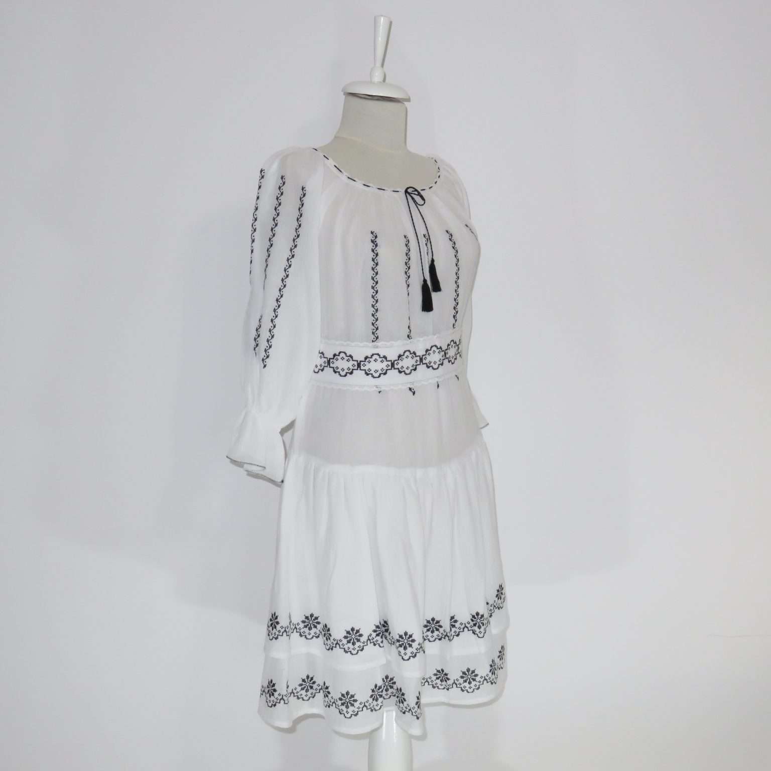 Rochie dama, bumbac 100% de calitate superioara, brodata cu motive ...