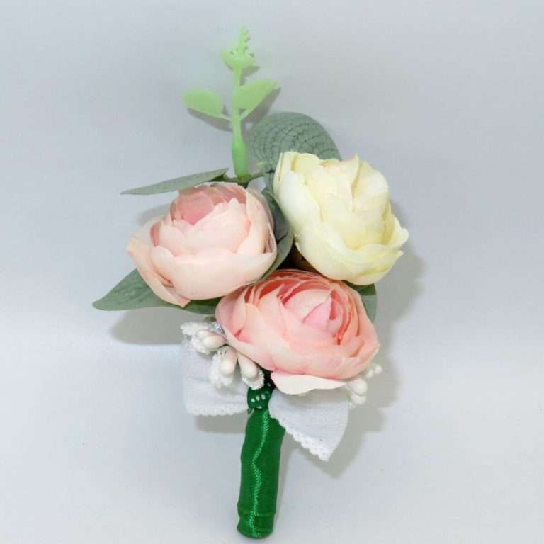 Cocarda de pus in piept cu flori de matase, bujori – ILIF305085 - 23h ...