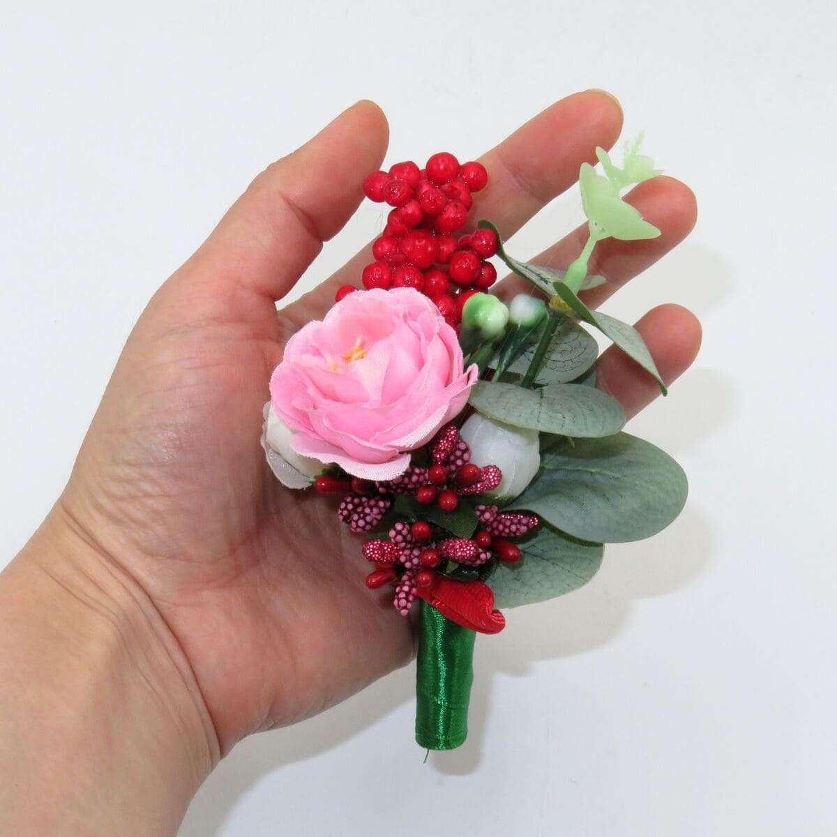 Cocarda de pus in piept cu flori de matase si stamine – ILIF305086 ...