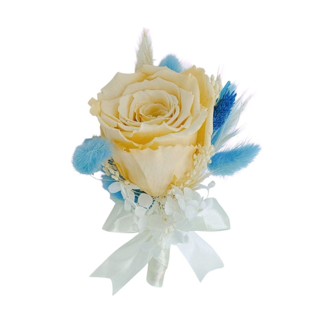 Cocarda de pus in piept cu trandafir de matase, alb&verde&roz ...